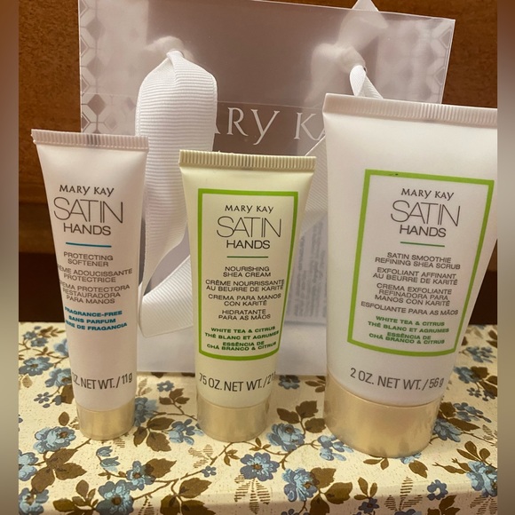 Mary Kay | Bath & Body | Mary Kay Satin Hands Pampering Set | Poshmark